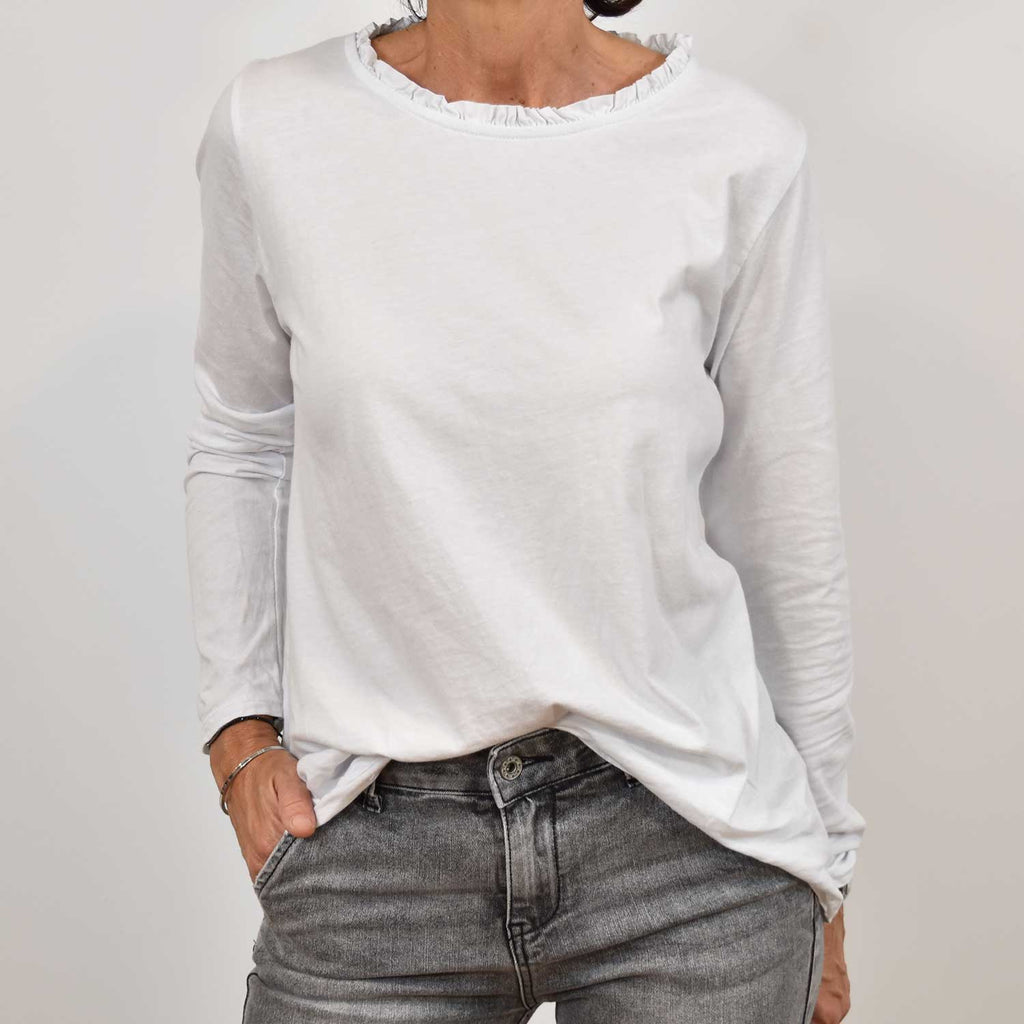 White ruffle neck t-shirt – The Amisy Company